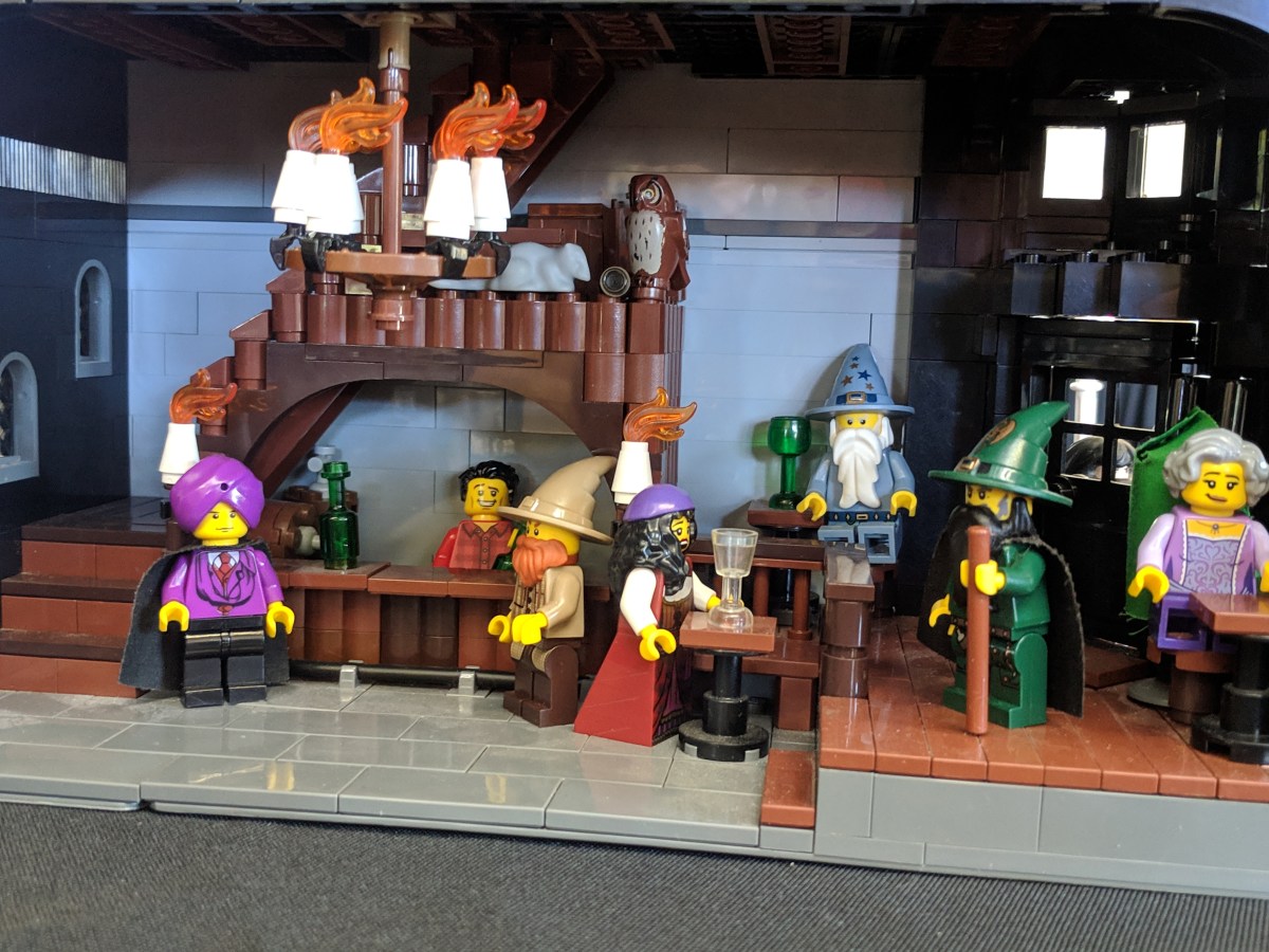Leaky Cauldron: The entrance to a magical world – Blockwarts – A LEGO ...