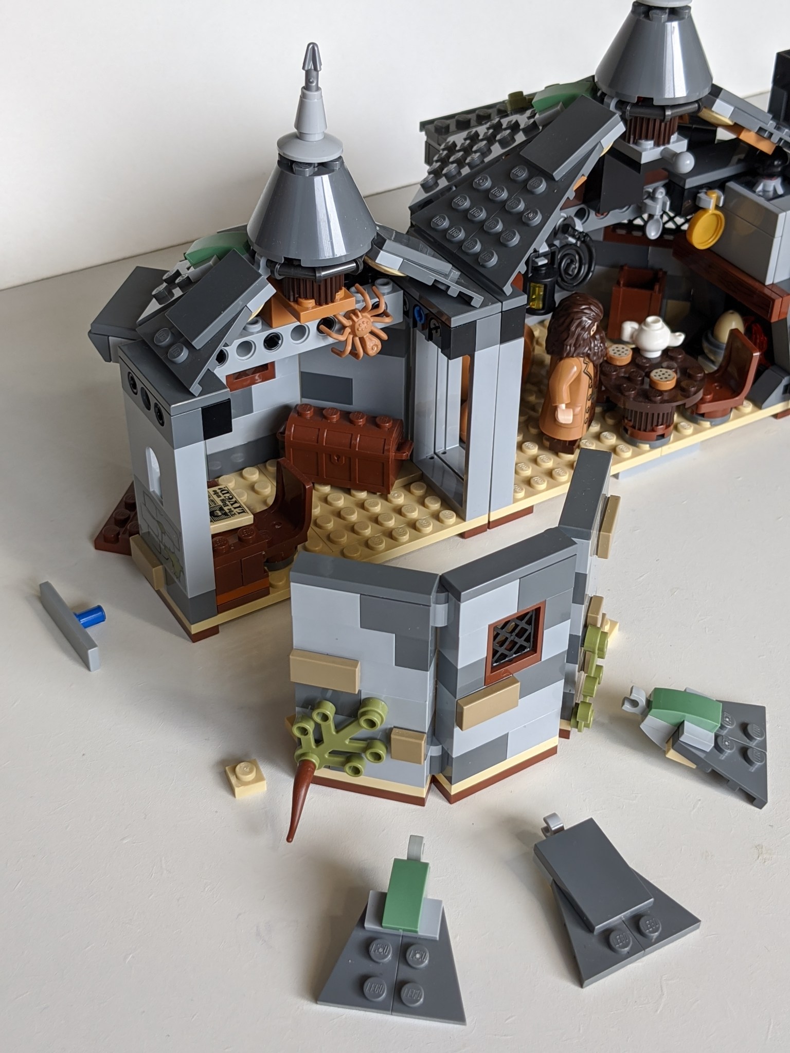 Adding a removable back to Hagrid’s Hut – Blockwarts – A LEGO Harry ...