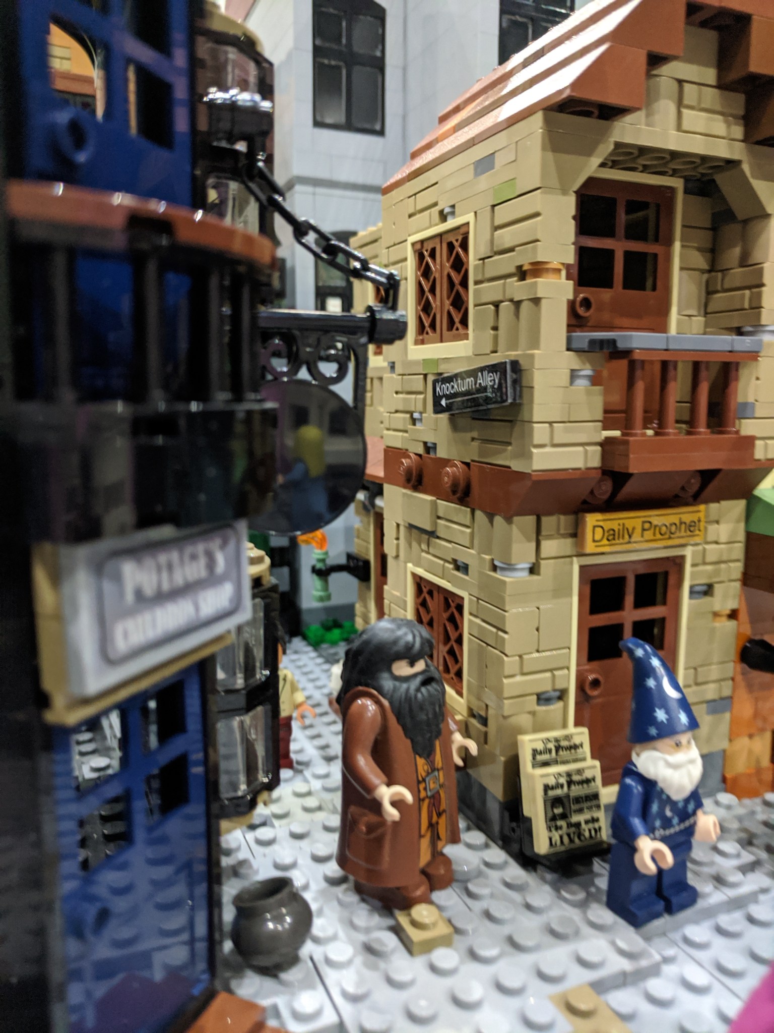 Diagon Alley – building the magical street in LEGO – Blockwarts – A ...