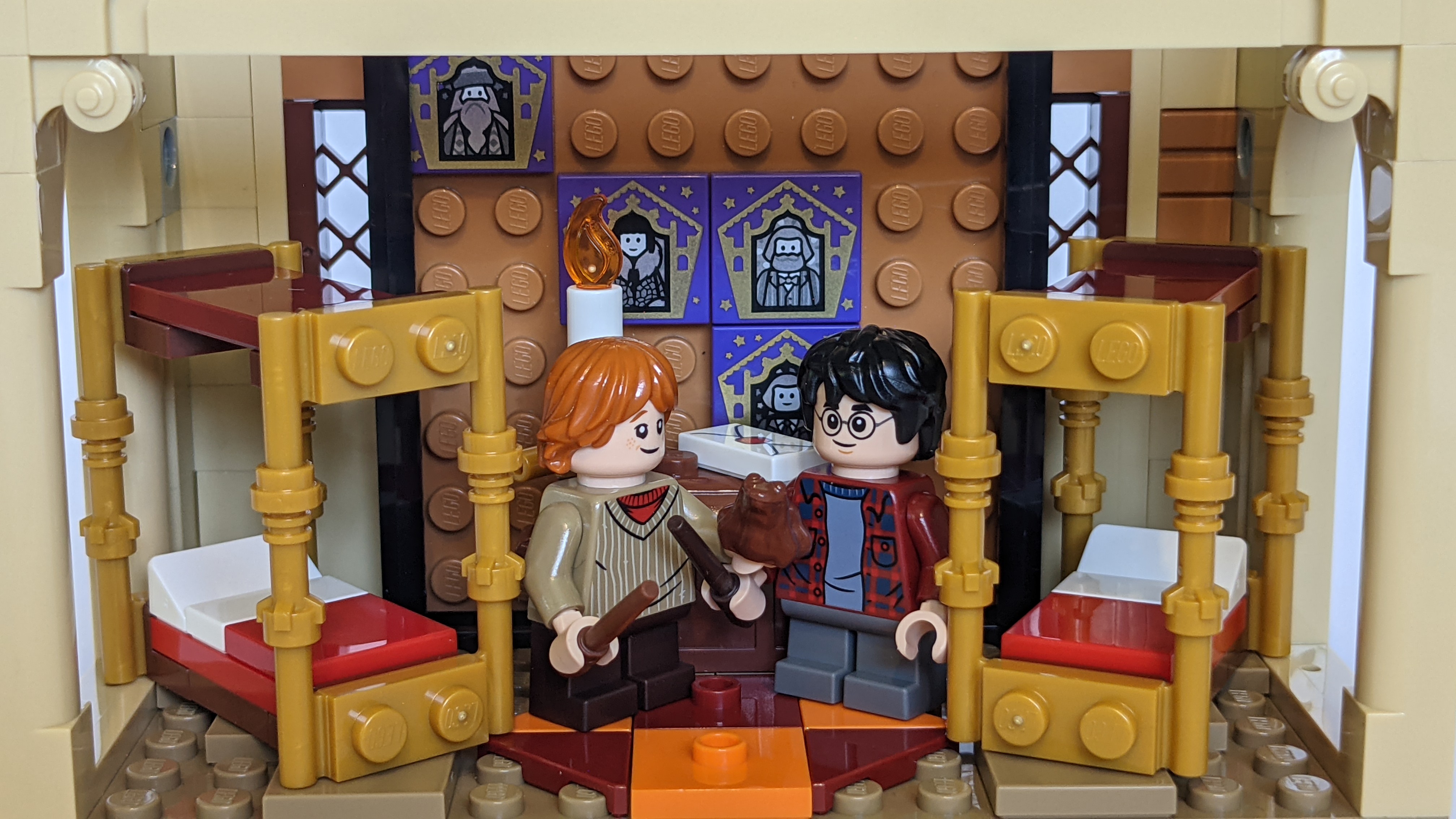 REVIEW: Hogwarts Gryffindor Dorms – Blockwarts – A LEGO Harry Potter ...